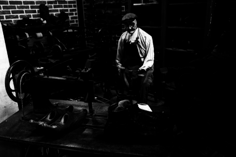 Erfgoedbank Meetjesland : Voorwerp : Lederstikmachine [BL_008]